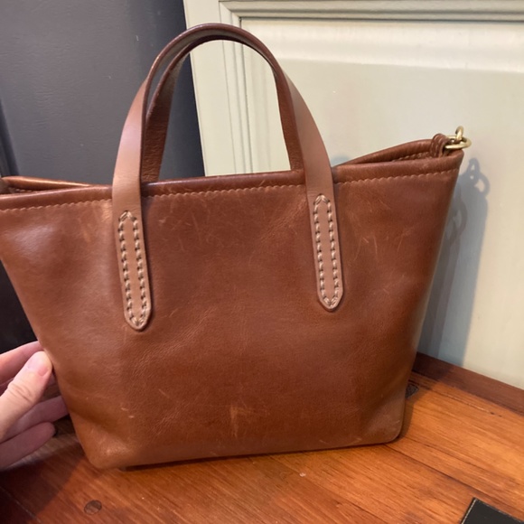 Fount | Bags | Fount Bellfield Crossbody | Poshmark